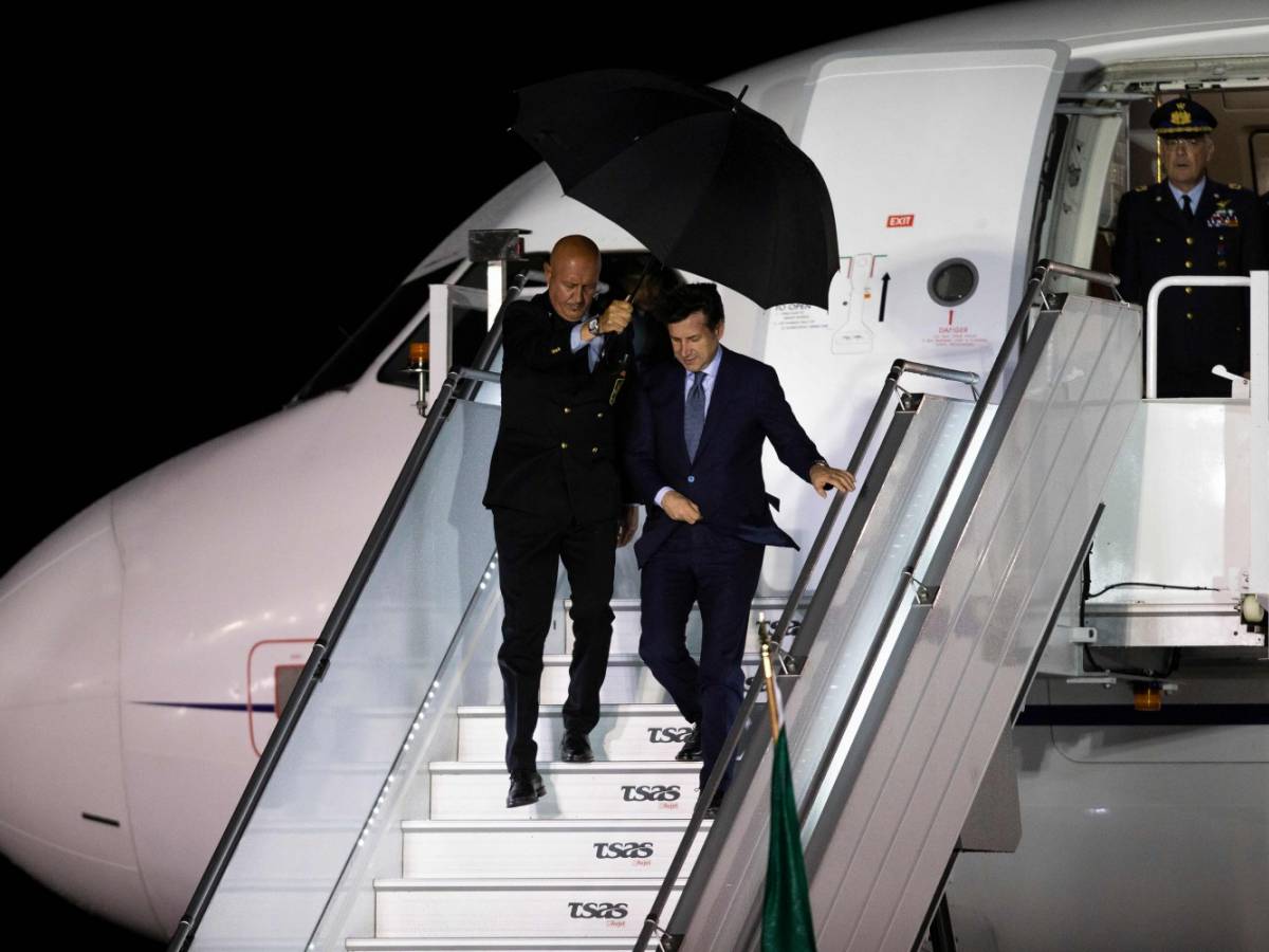 Ora Conte fa il grillino, al G7 con l’aereo di Stato: "Ma non è l ...