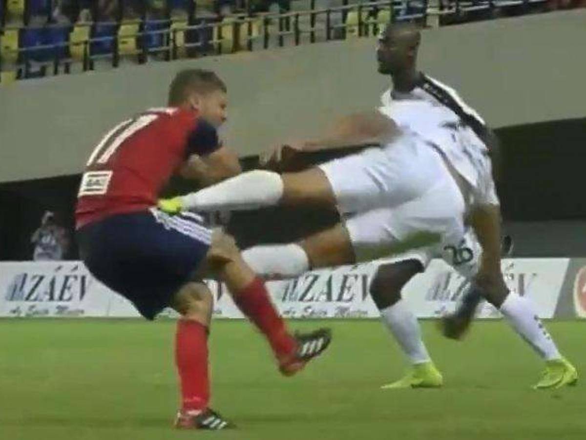 Fallo killer del difensore: a piedi uniti sullo stomaco dell'avversario ...