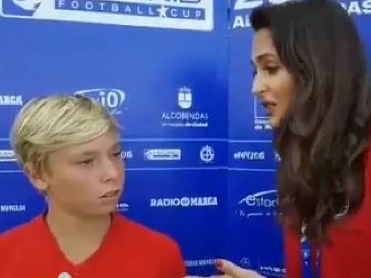 Il fairplay di Totti jr: calcia fuori il pallone con il portiere a ...