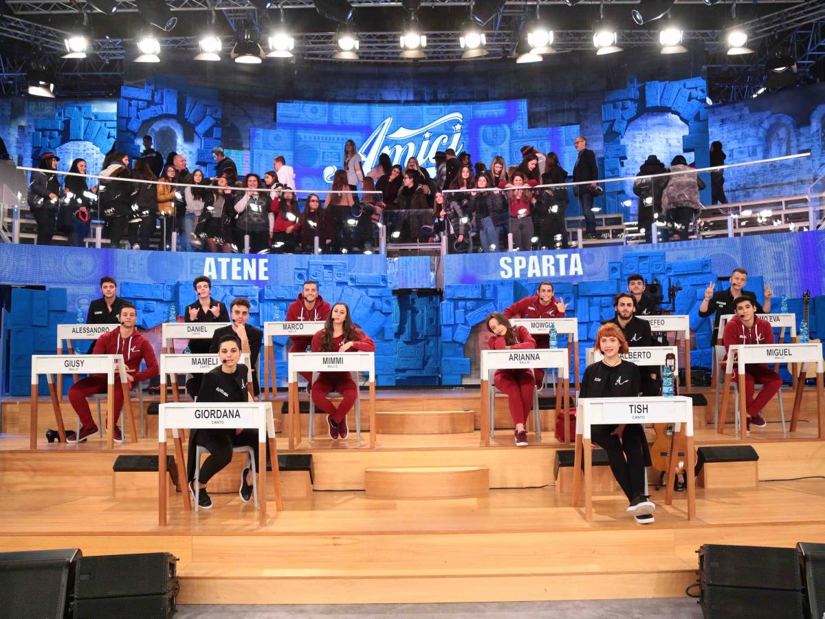 Ecco chi sono gli "amici" di Amici - il Giornale