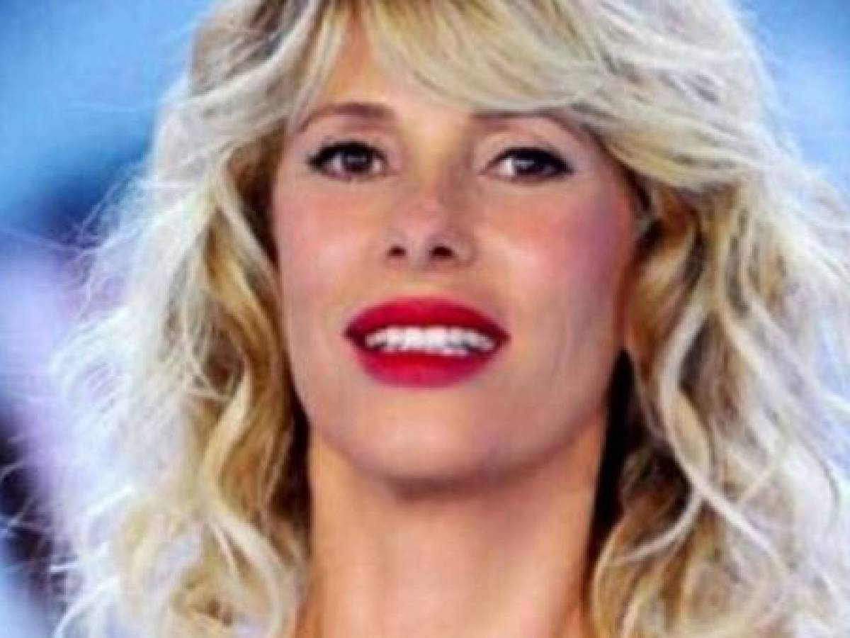 Alessia Marcuzzi risponde a chi critica il suo corpo: Alessia Marcuzzi risponde a chi critica il suo corpo: