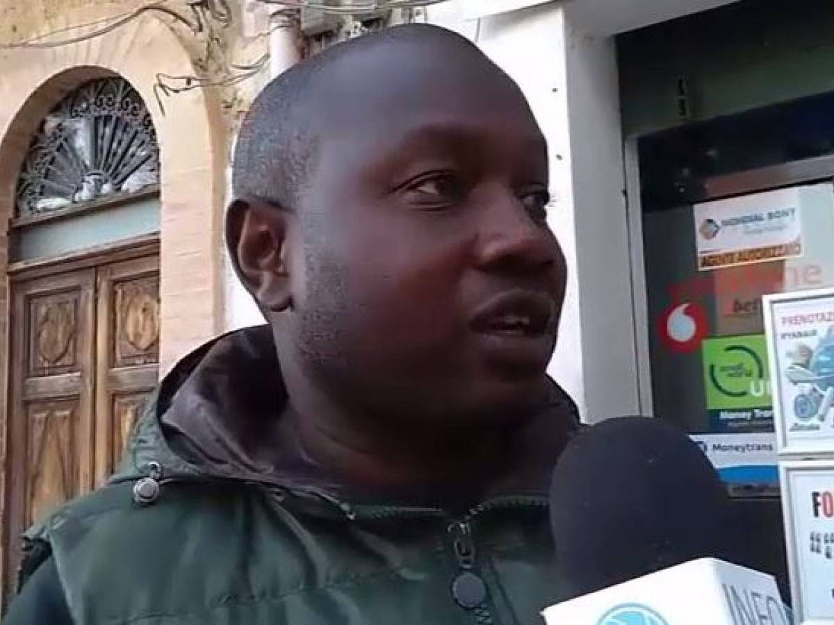 L'ira degli immigrati regolari: "Basta clandestini, arriva di tutto ...