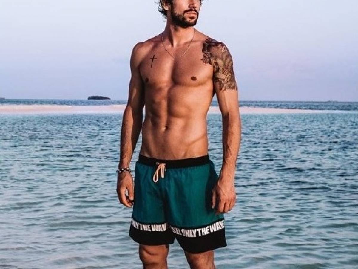 Gaffe per Ignazio Moser: spunta un vibratore nelle sue Instagram story ...