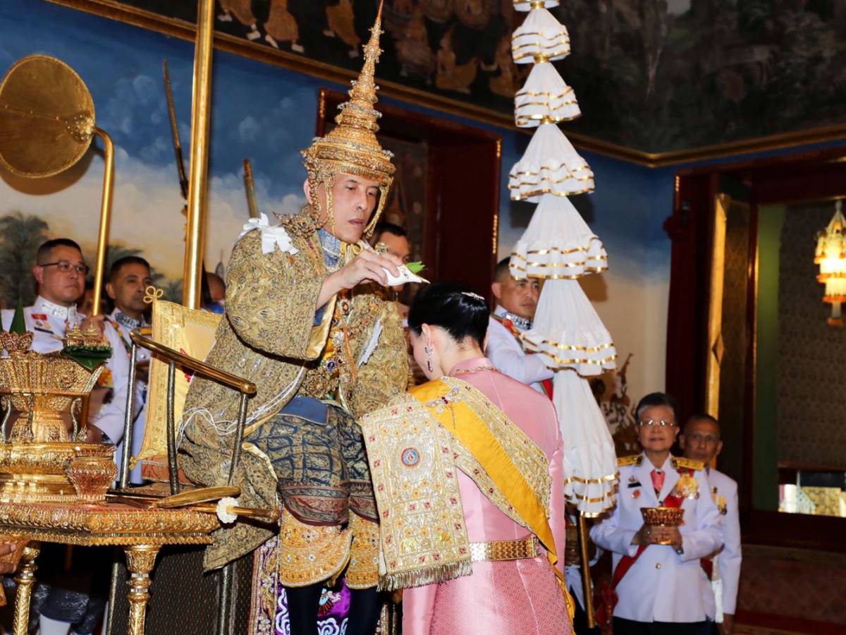 Il re ripudia la consorte: "È ambiziosa" - il Giornale