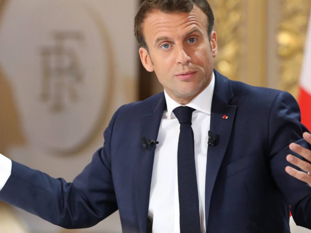 Macron: Macron: