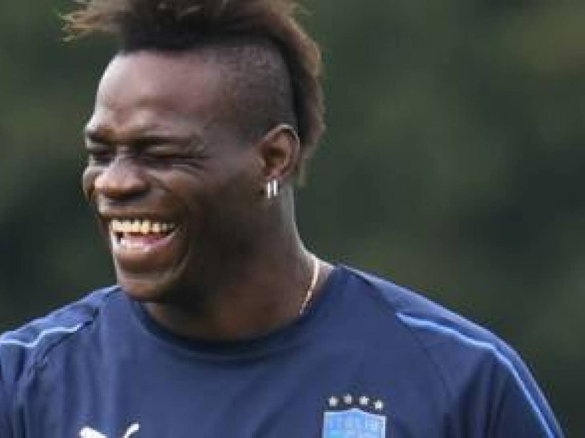 Mario Balotelli: "Lasciate l'Africa agli africani..." - il Giornale