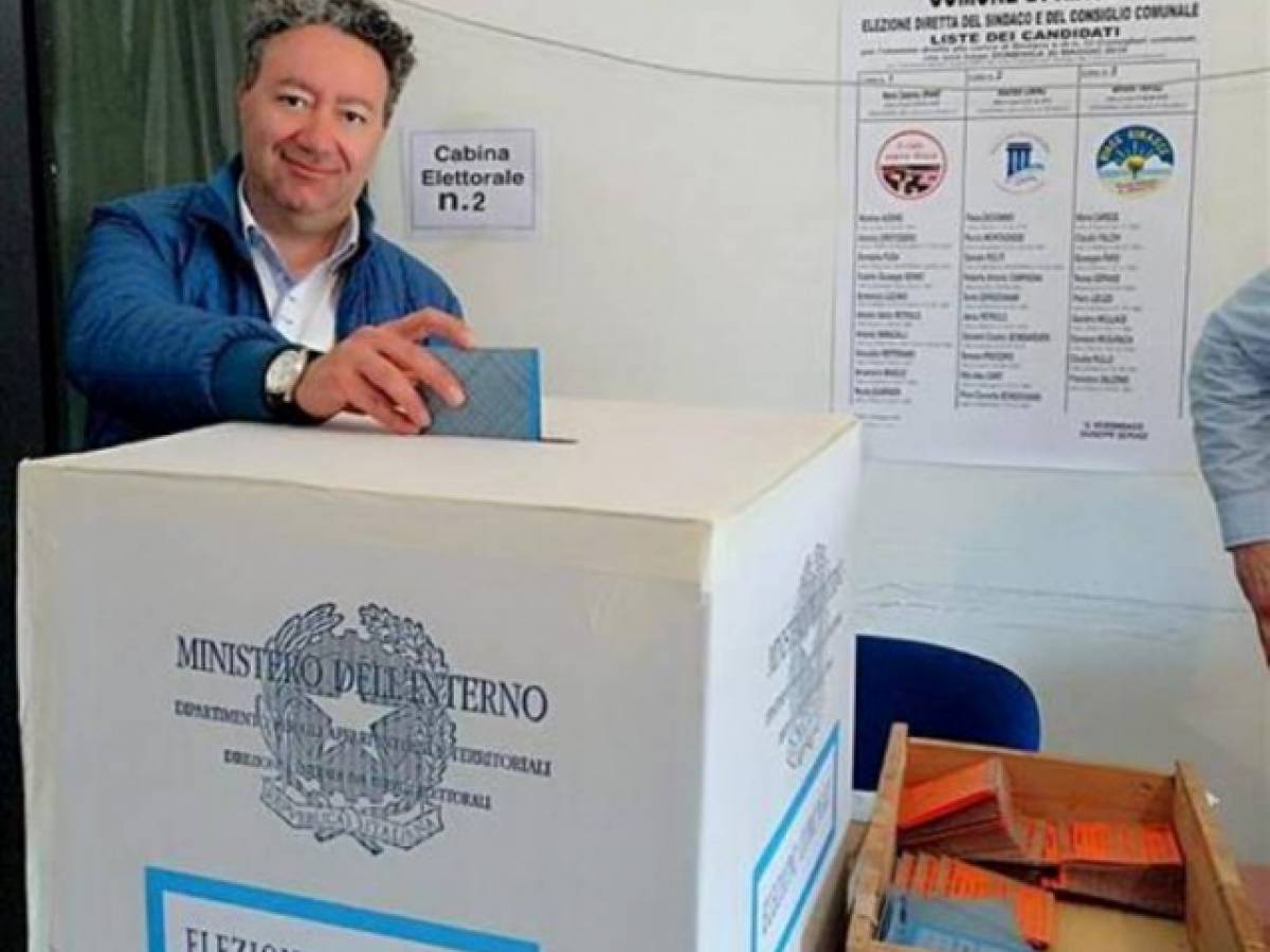 Riace, si insedia il nuovo sindaco: Riace, si insedia il nuovo sindaco: