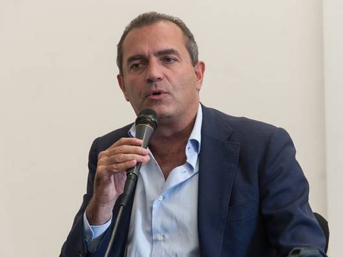 Lettera di De Magistris al Papa: “Mediterraneo non sia cimitero” - il ...