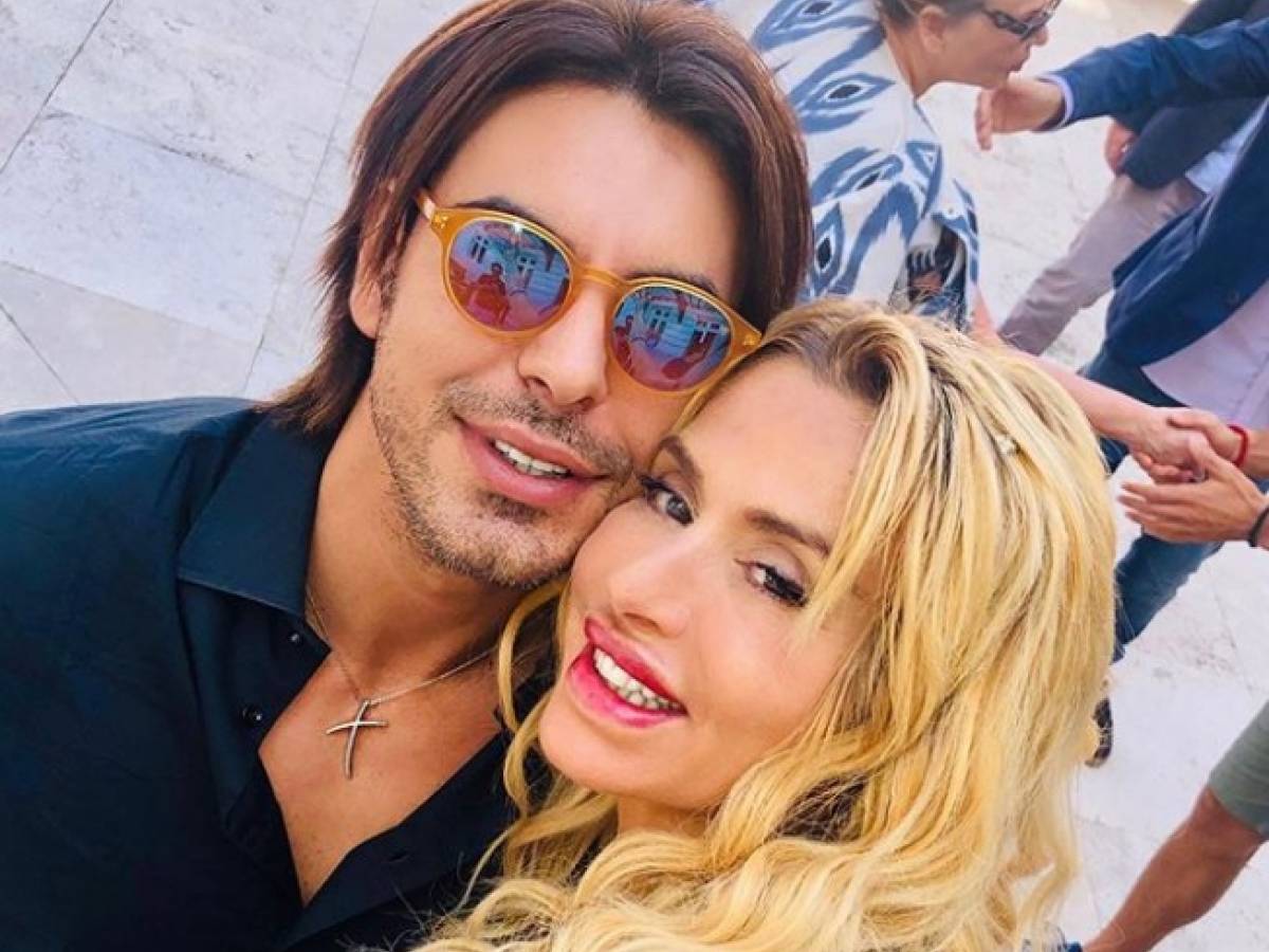 Valeria Marini esce allo scoperto con il nuovo (giovane) fidanzato ...