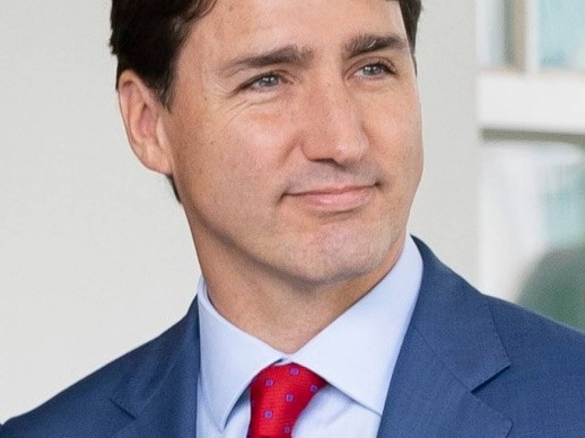 Il "falso ambientalismo" di Trudeau: ben due aerei per il suo tour ...