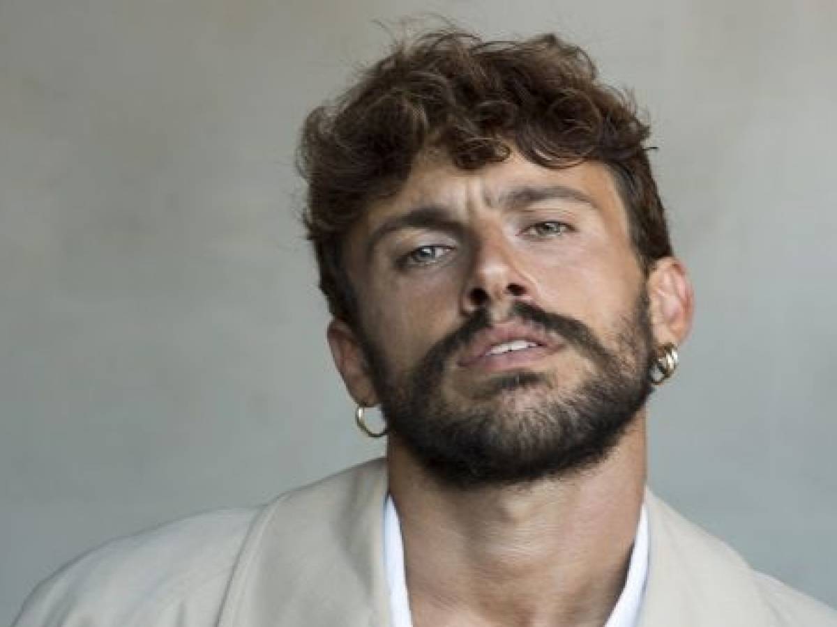 Aiello, il nuovo talento della canzone d'autore - il Giornale