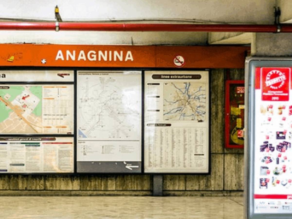 Anagnina, aggredito alla fermata del bus: pestato e rapinato - il Giornale