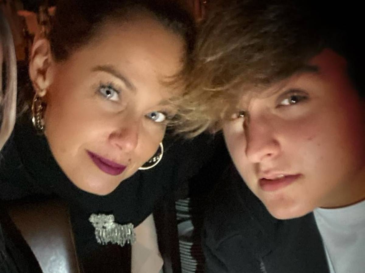 Davide Bonolis in ospedale: operato il figlio di Paolo Bonolis e Sonia ...