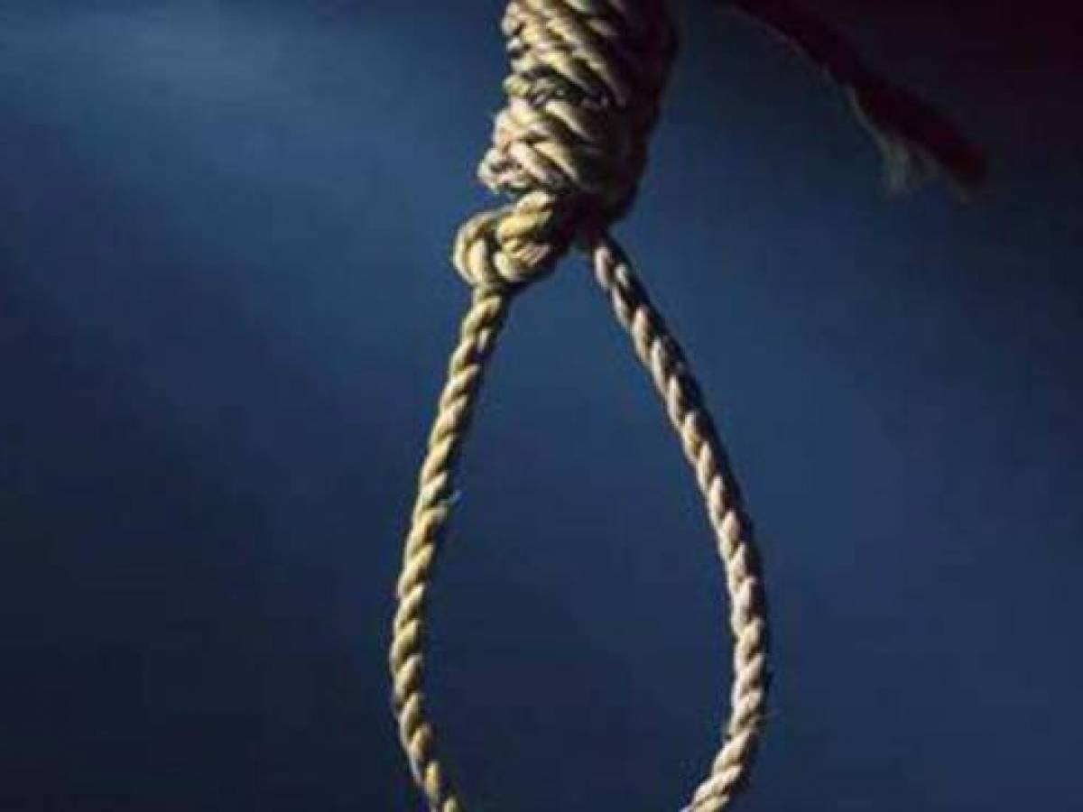 Manda un cappio all'ex fidanzata e la minaccia: "I miei amici mafiosi ...