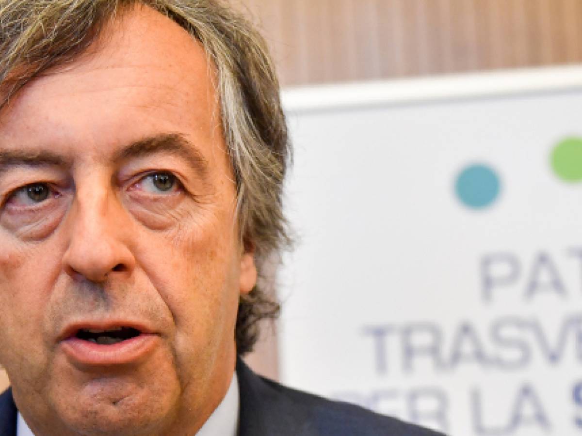 Burioni: "Giusto non mandare a scuola i bimbi che tornano dalla Cina ...
