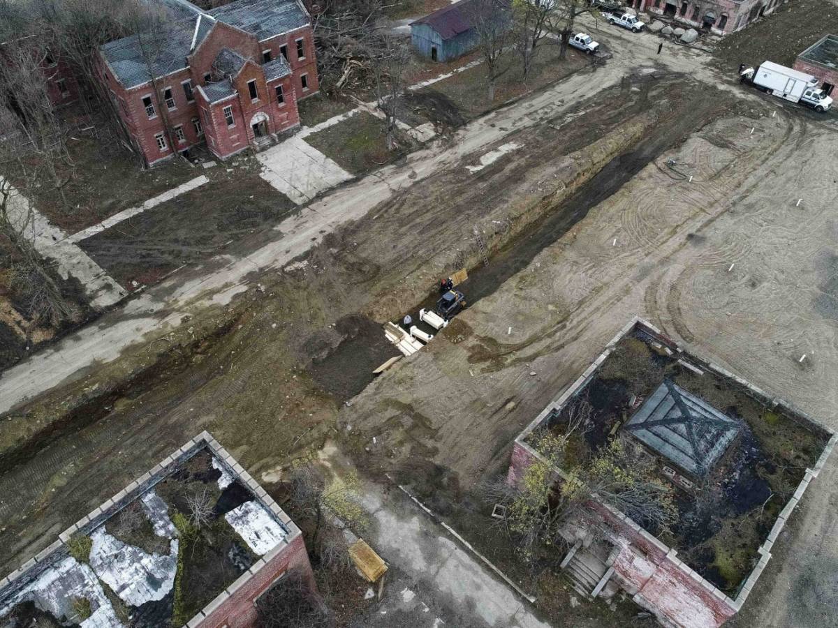 New York, una fossa comune su un'isola per i morti di coronavirus - il ...