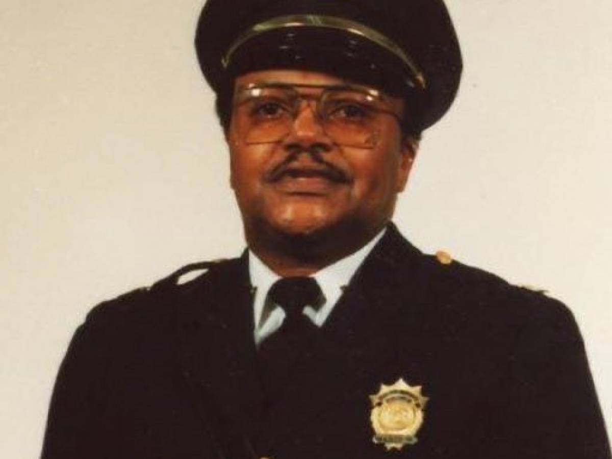 Usa, muore David Dorn, poliziotto afroamericano in pensione - il Giornale