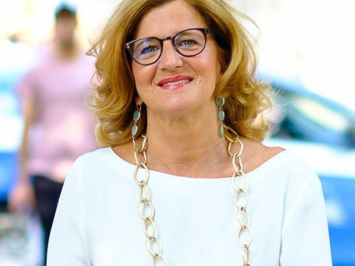 Deputata Pd sfrutta i migranti per la sua campagna elettorale - il Giornale