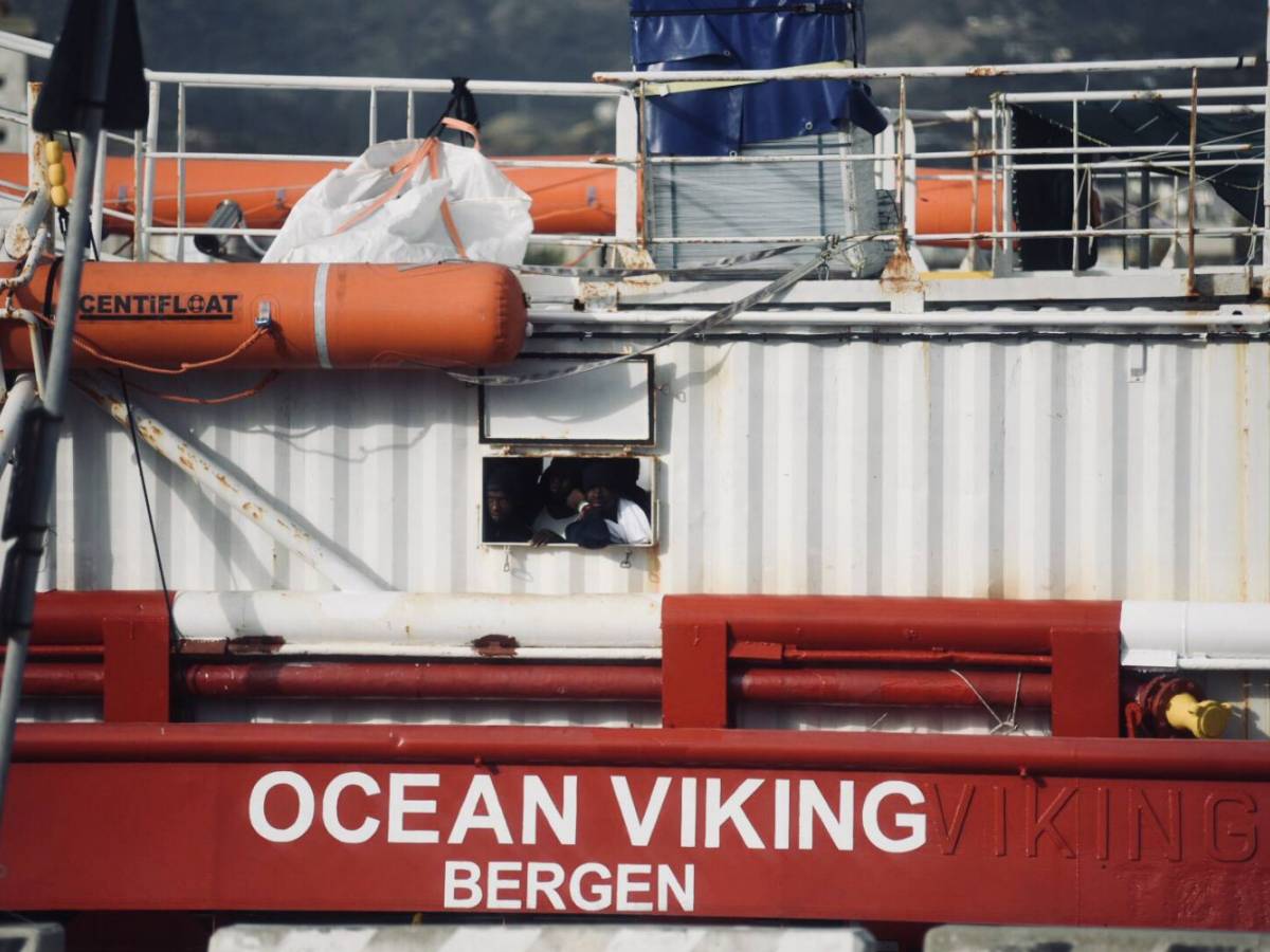 Ocean Viking, è Augusta il porto sicuro. In arrivo altri 306 migranti ...