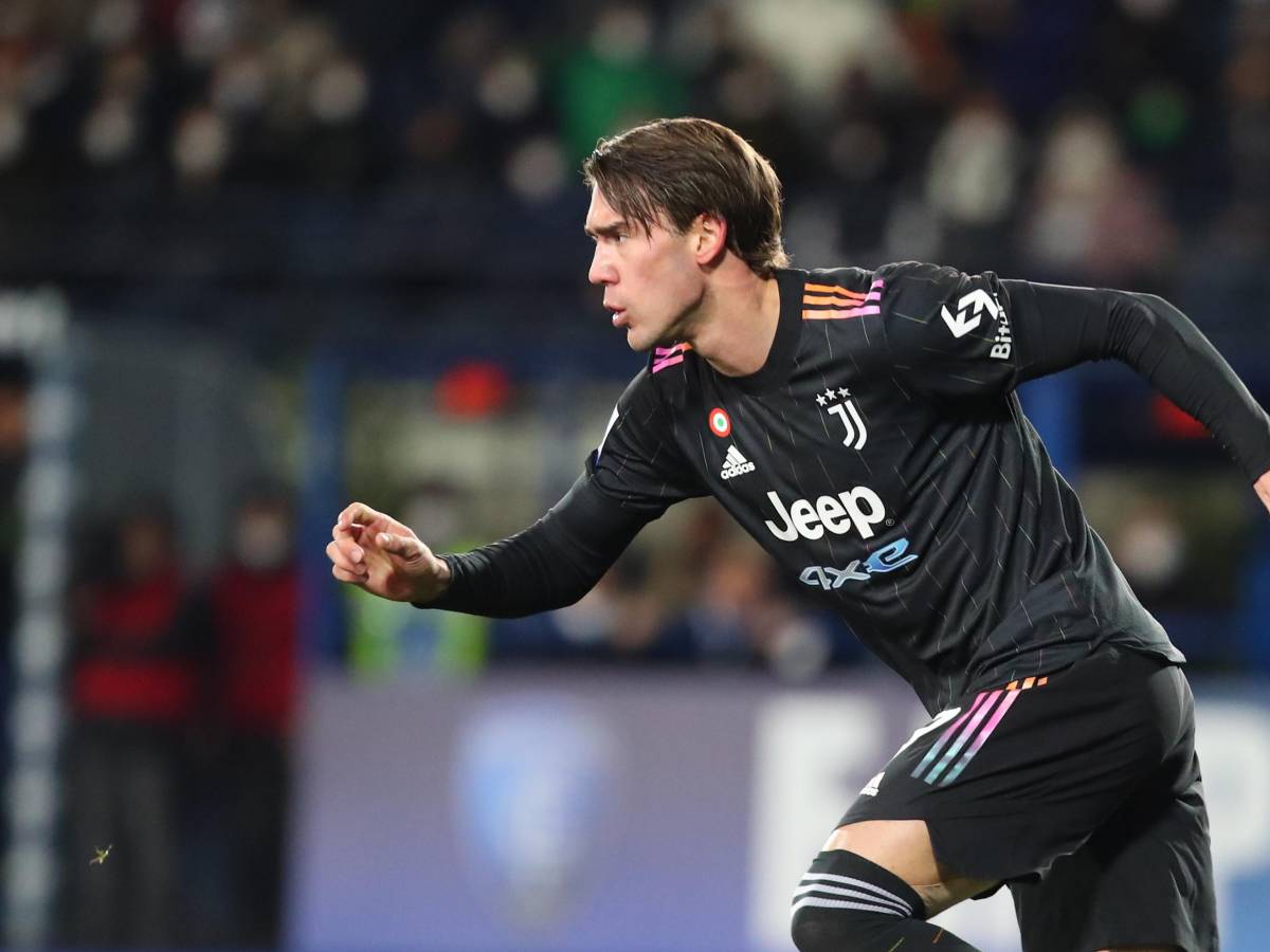 Vlahovic torna a Firenze tra fischi e appelli di pace - il Giornale