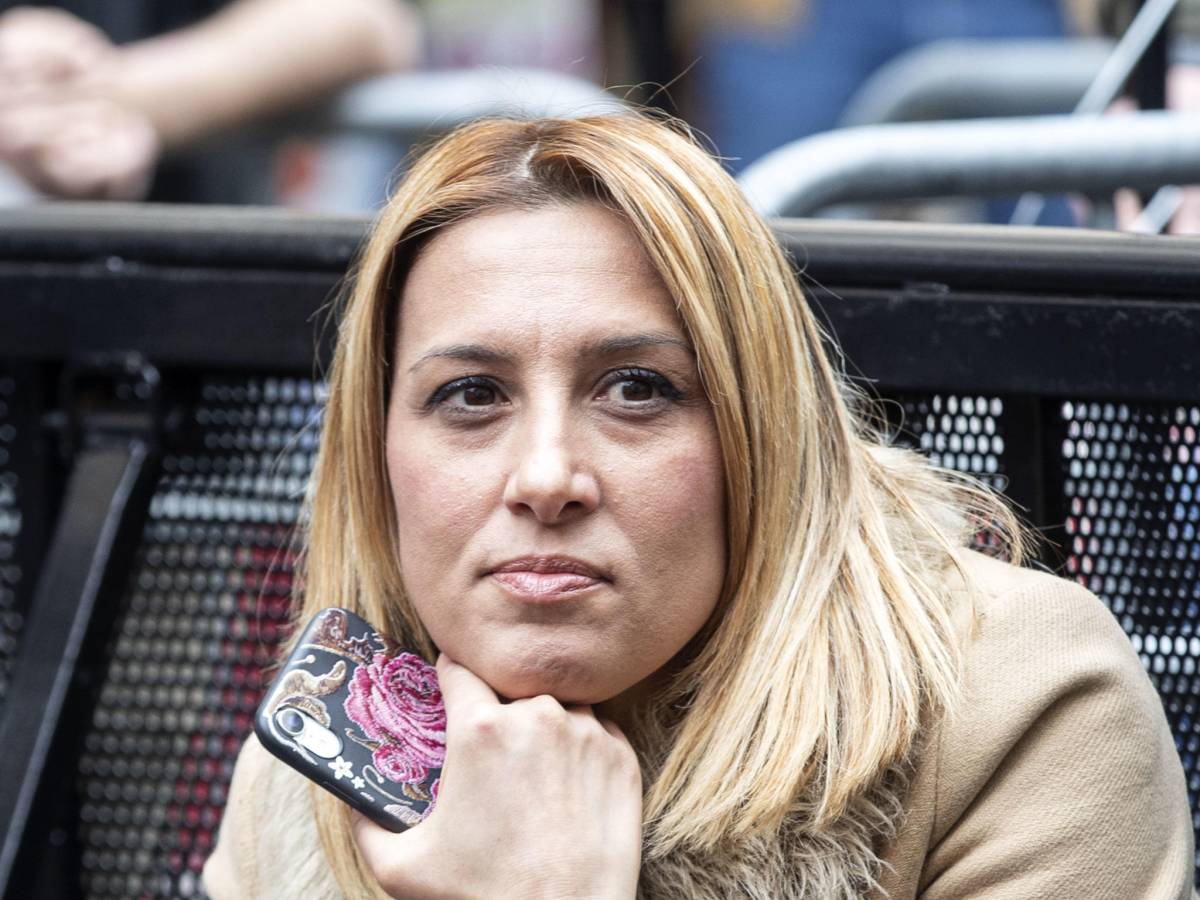 Alla manifestazione degli ex 5S spunta pure la compagna di Di Maio - il ...