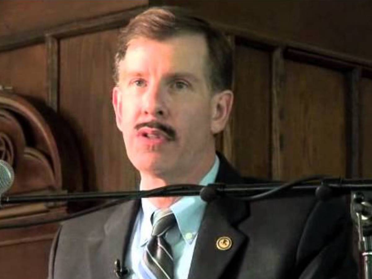 Scende in campo il "cacciatore di nazisti". Perché Putin ora rischia ...