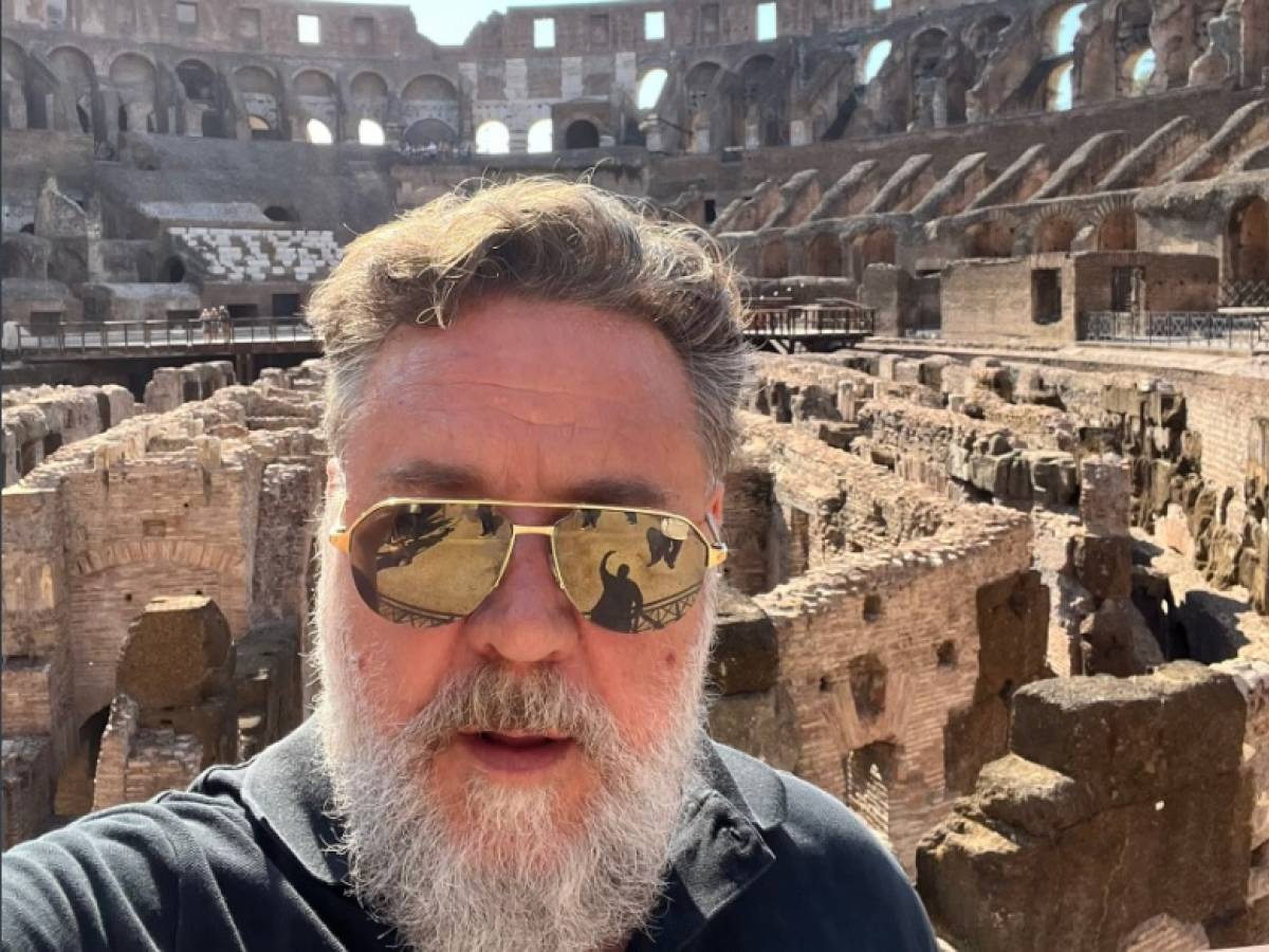 "Non è permesso...". E la foto di Russell Crowe fa infuriare il web ...