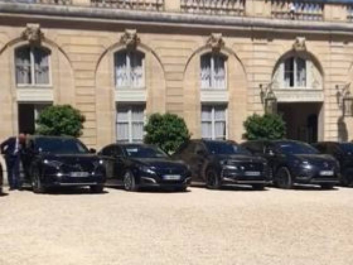 Francia, sotto accusa le auto blu con aria condizionata accesa senza ...
