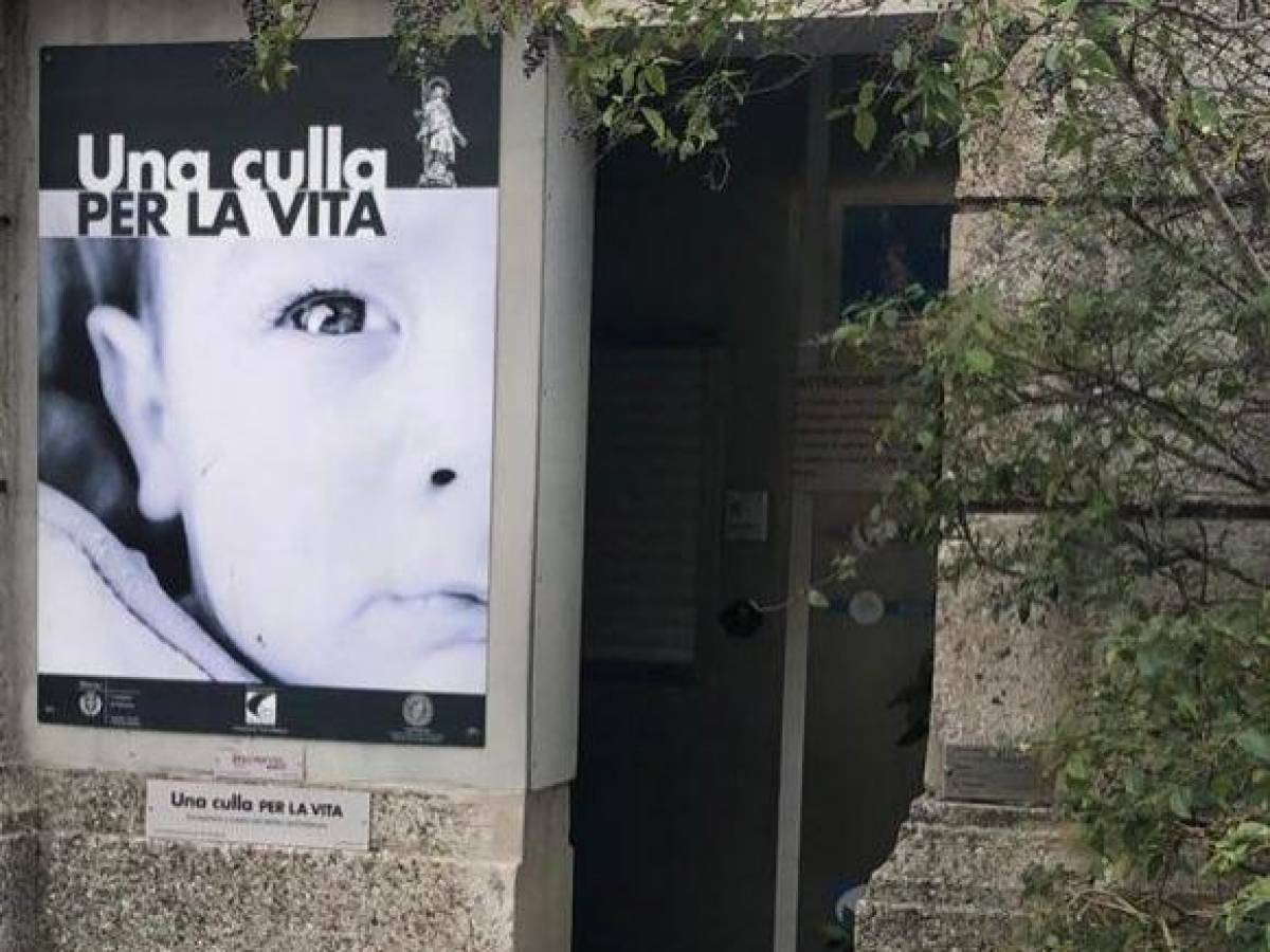 "Neonati abbandonati? L'ancora di salvezza sono le culle termiche" - il ...