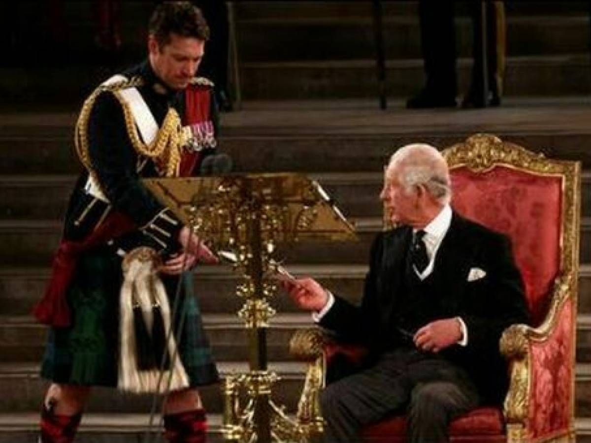 Johnny Thompson, chi è l'uomo che sta mettendo in ombra Re Carlo III ...