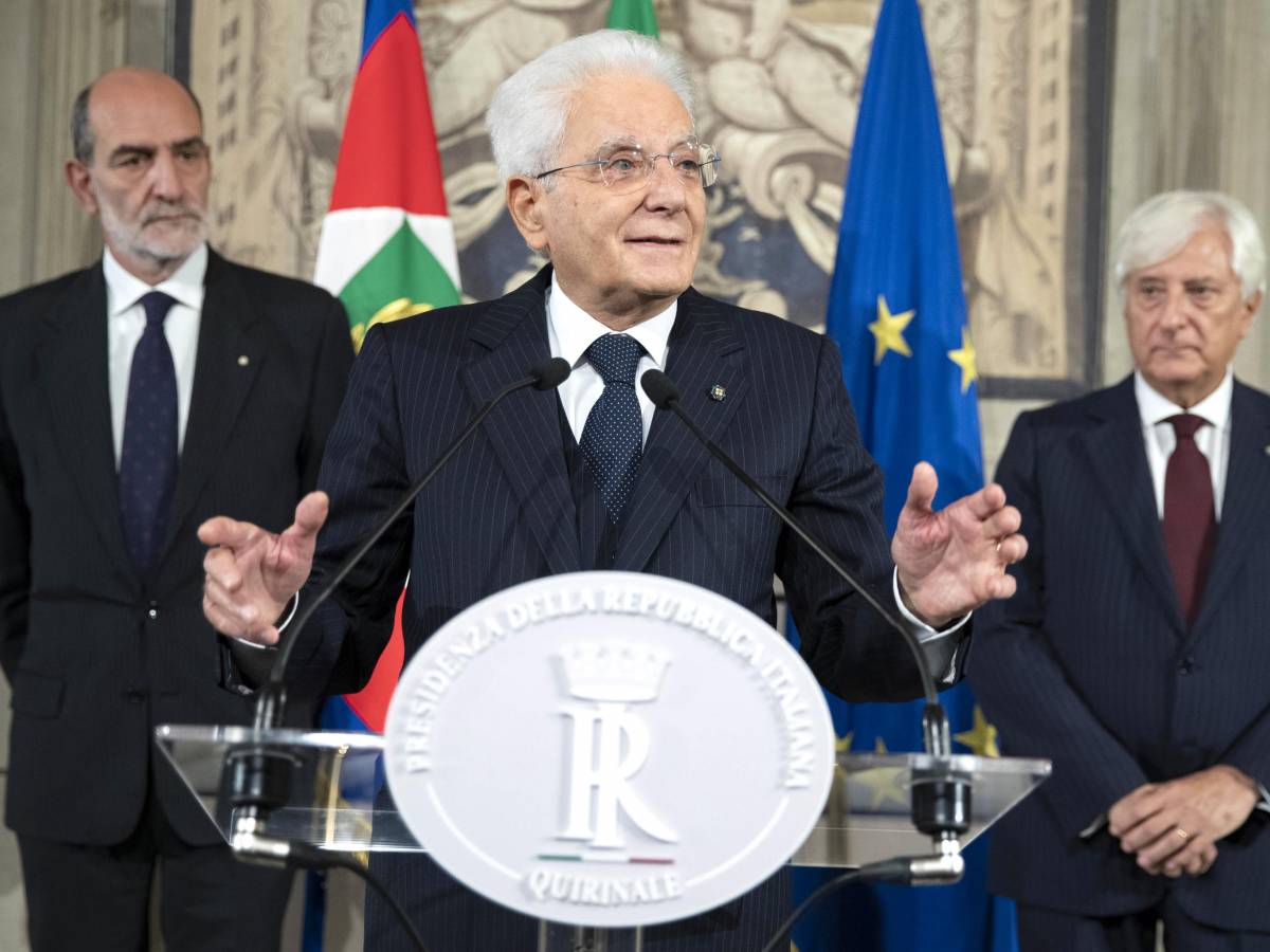 Mattarella: "Governo nato in tempi brevi, l'esito elettorale era chiaro ...