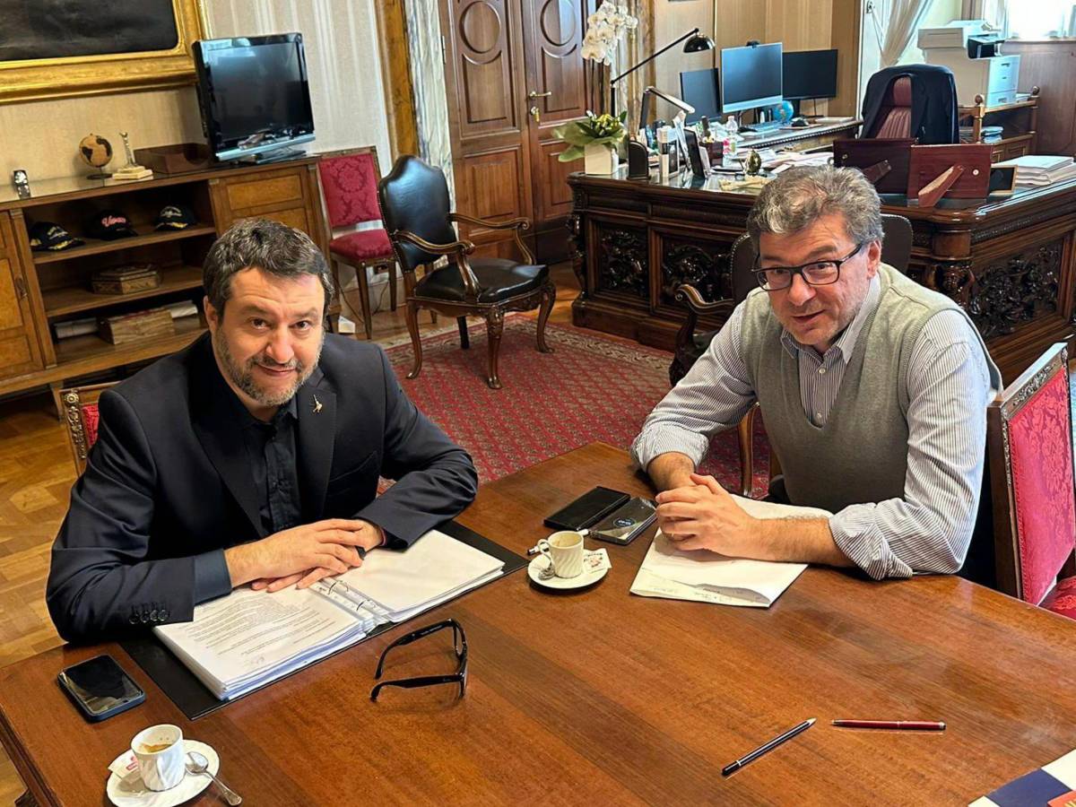 Salvini strappa la Salvini strappa la