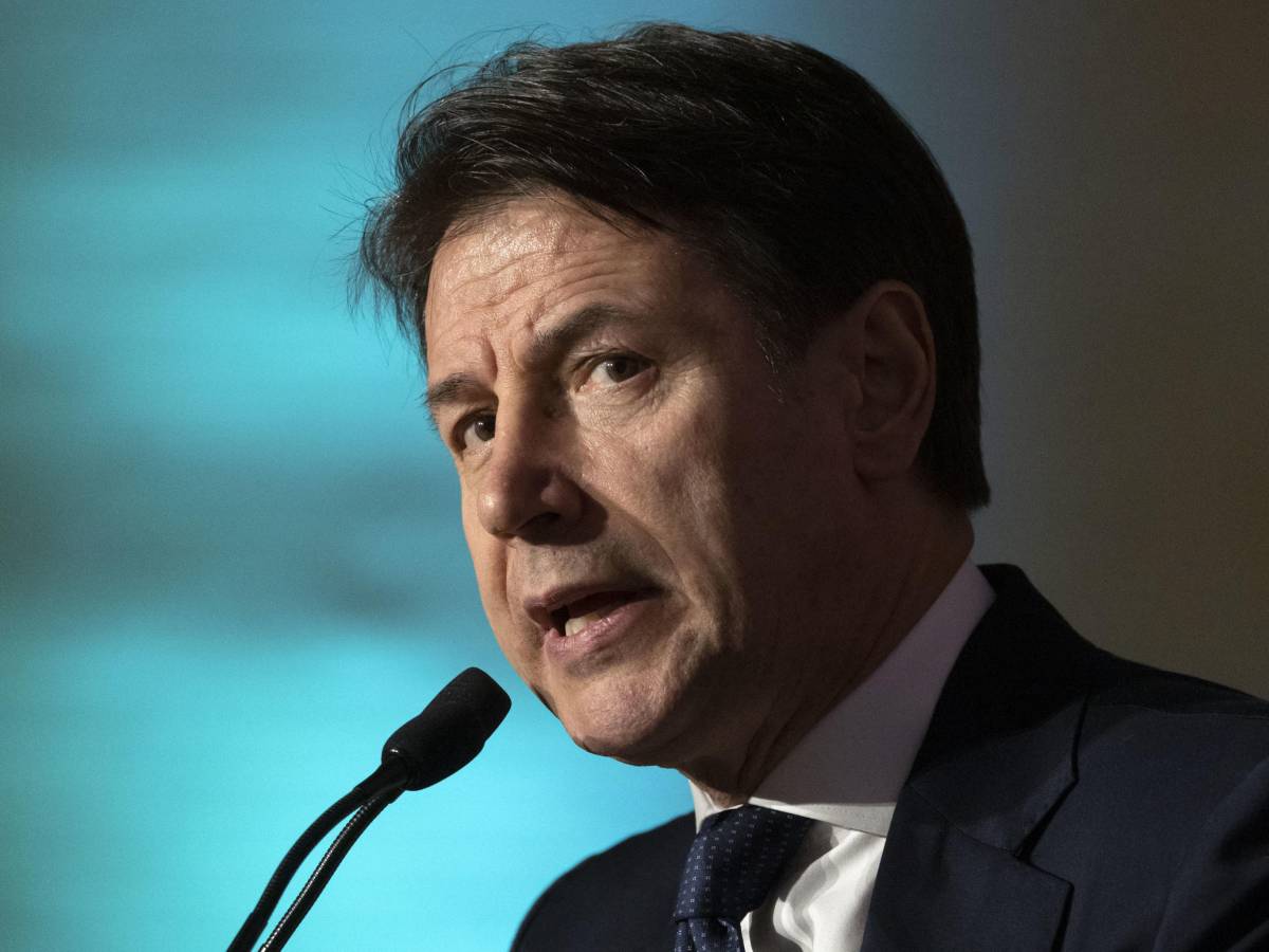 Bonus ai deputati, la piroetta grillina: così Conte si rimangia i 5.500 ...