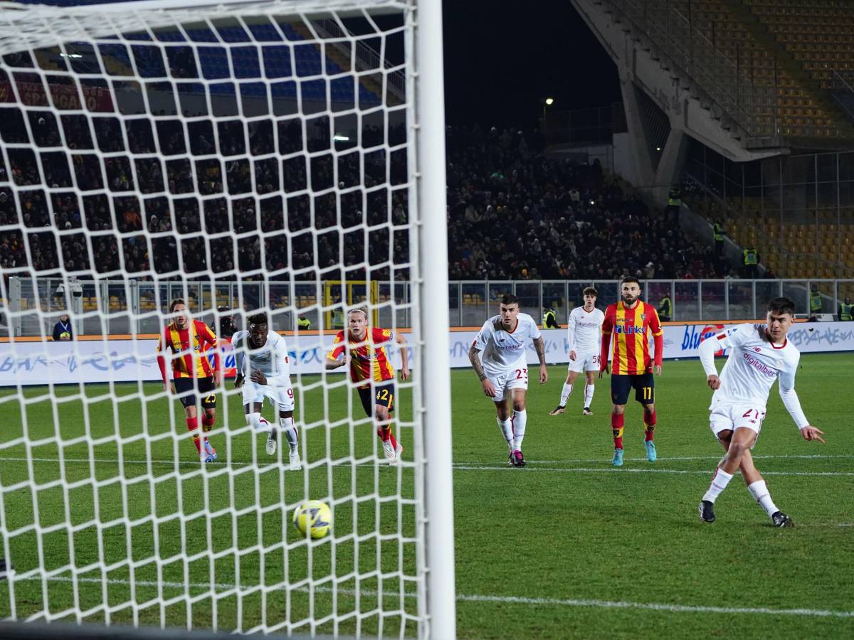 Fa tutto la Roma, ma Falcone alza il muro. Solo un pari a Lecce - il Giornale