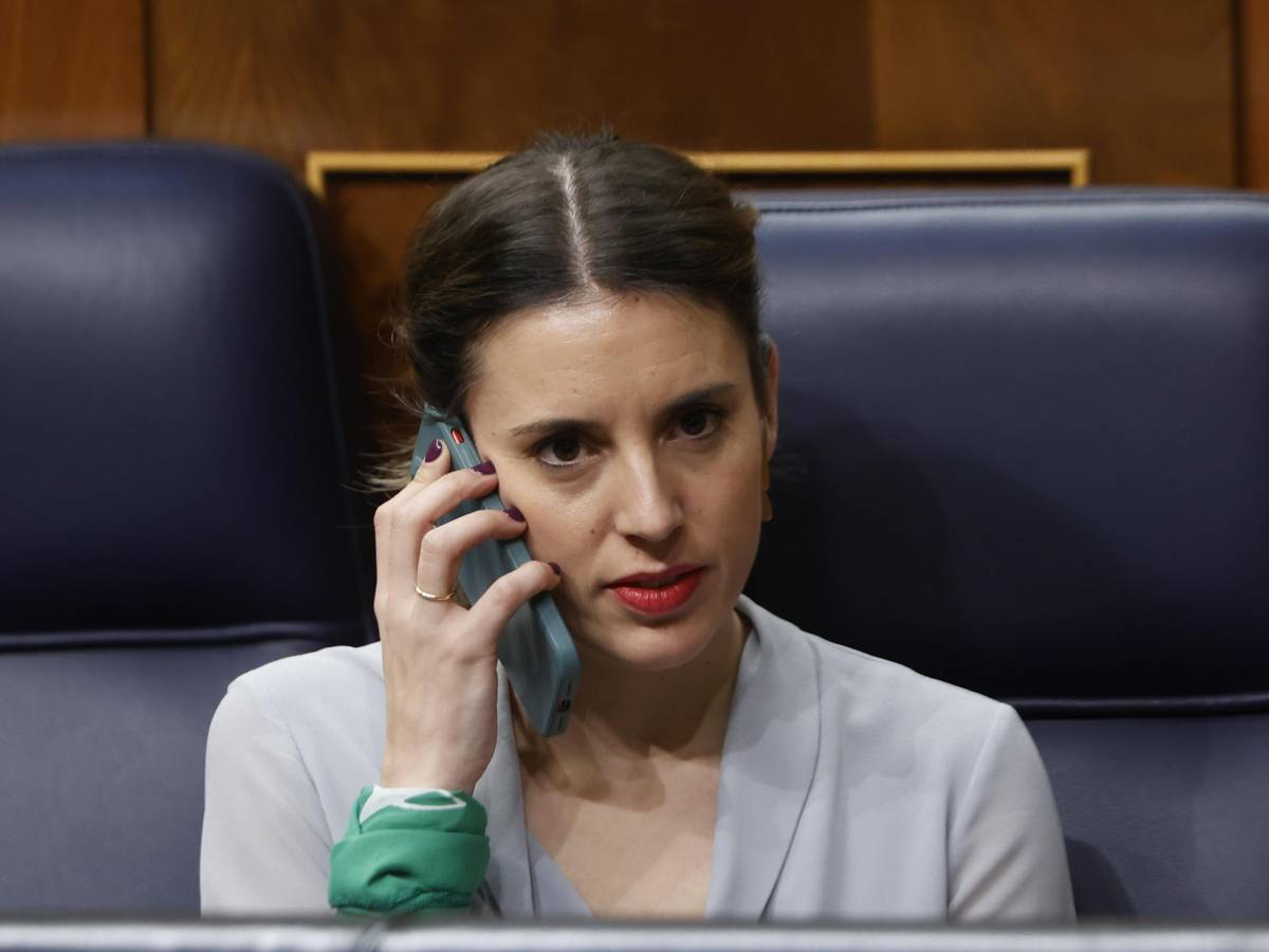 La Spagna vota "trans": cambio di sesso a 16 anni e femministe ...