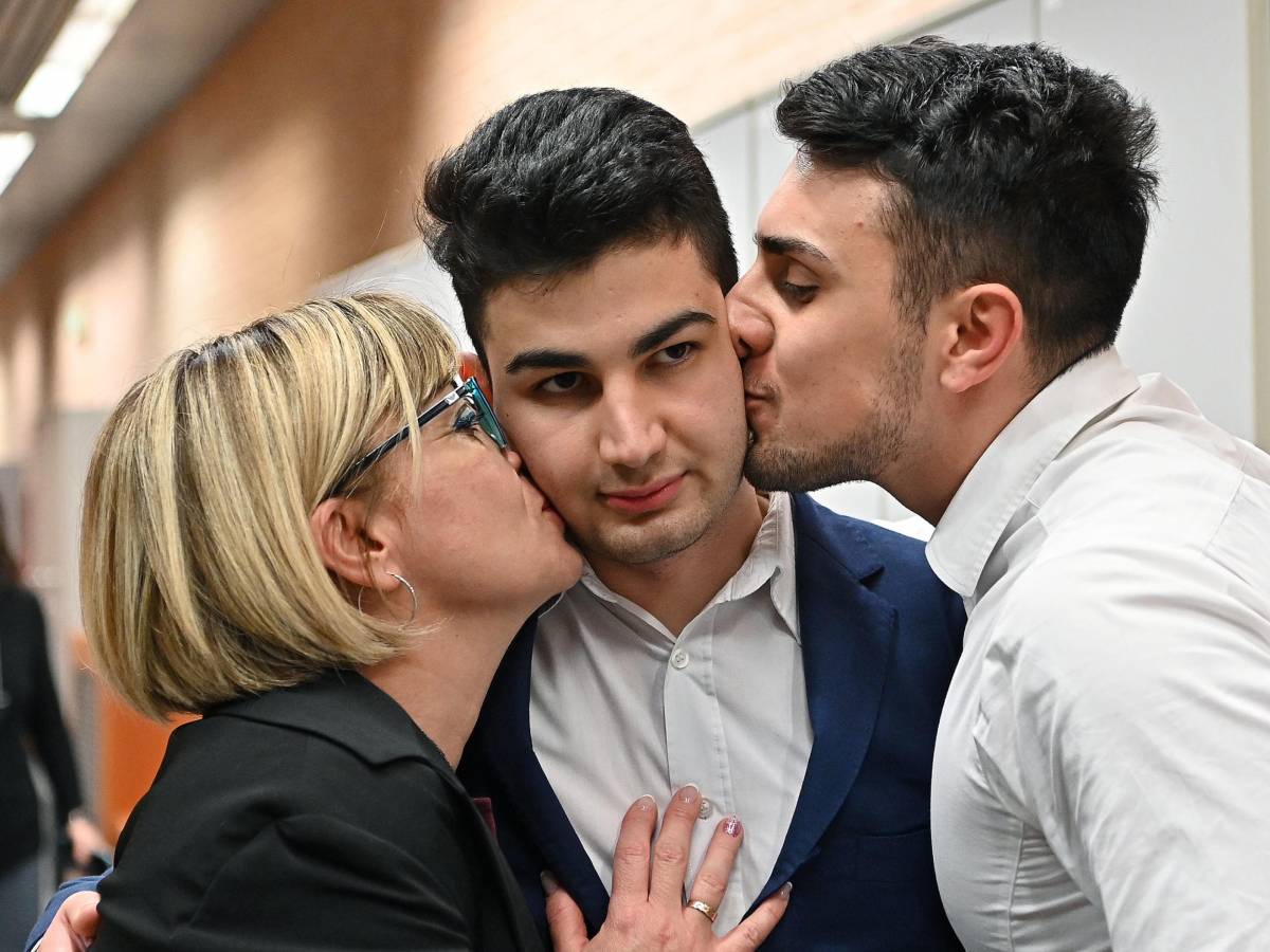 Alex, il killer del padre. "Ci diceva: vi uccido prima che arrivi il ...