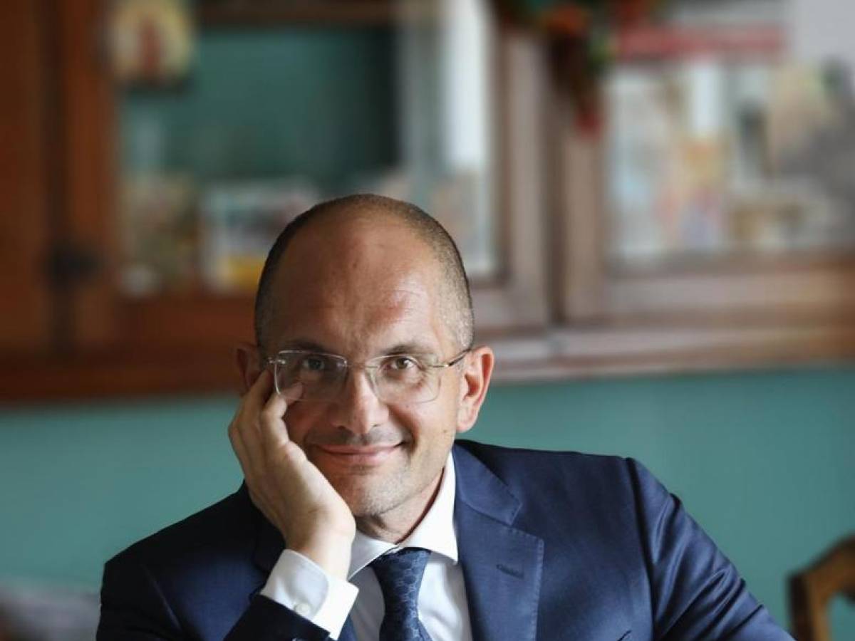 "Oltre 14mila famiglie sfollate". La priorità del governo sul terremoto ...