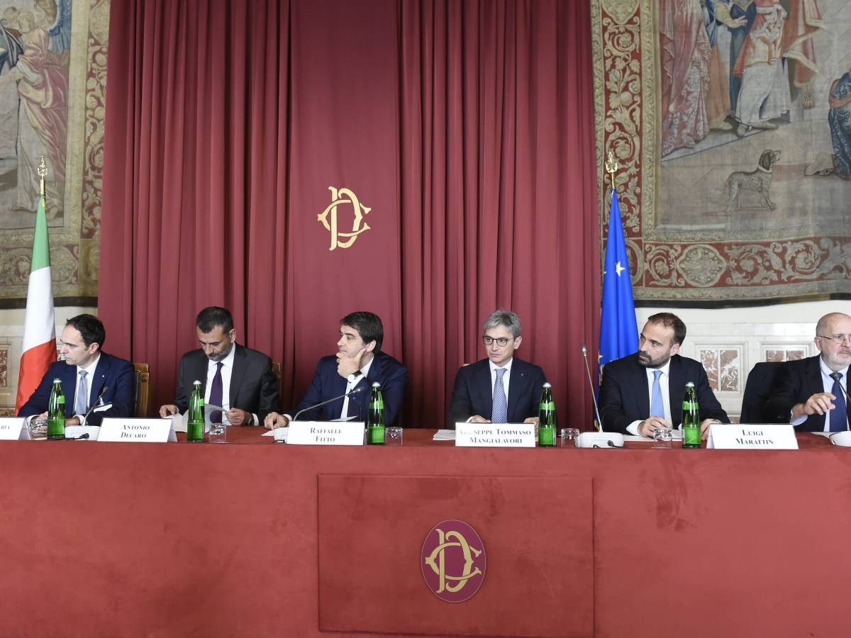 "Monitorare il Pnrr". L'attacco della Ue irrita il governo: "Fuori ...