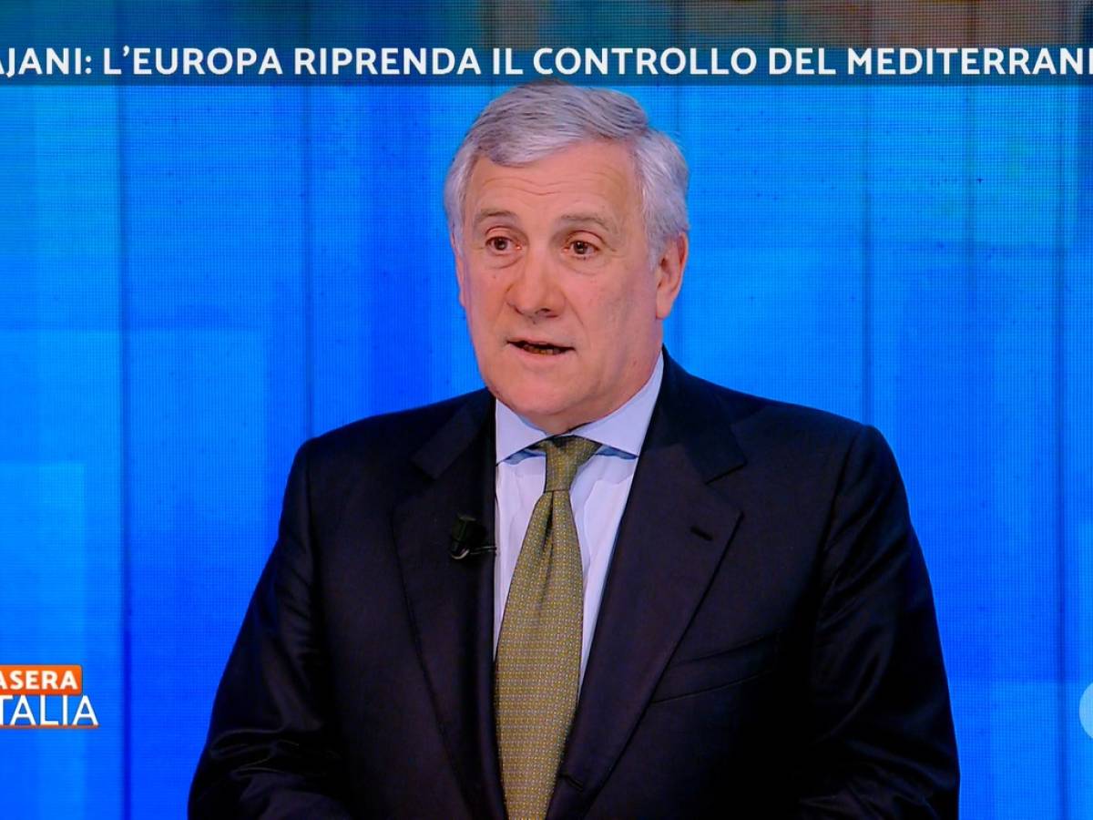 "In migliaia da Libia e Tunisia": l'appello di Tajani all'Ue sul ...