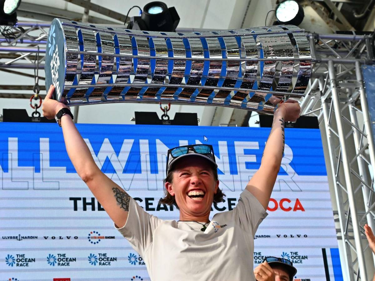 Francesca Clapcich nella storia della vela: è la prima italiana a ...