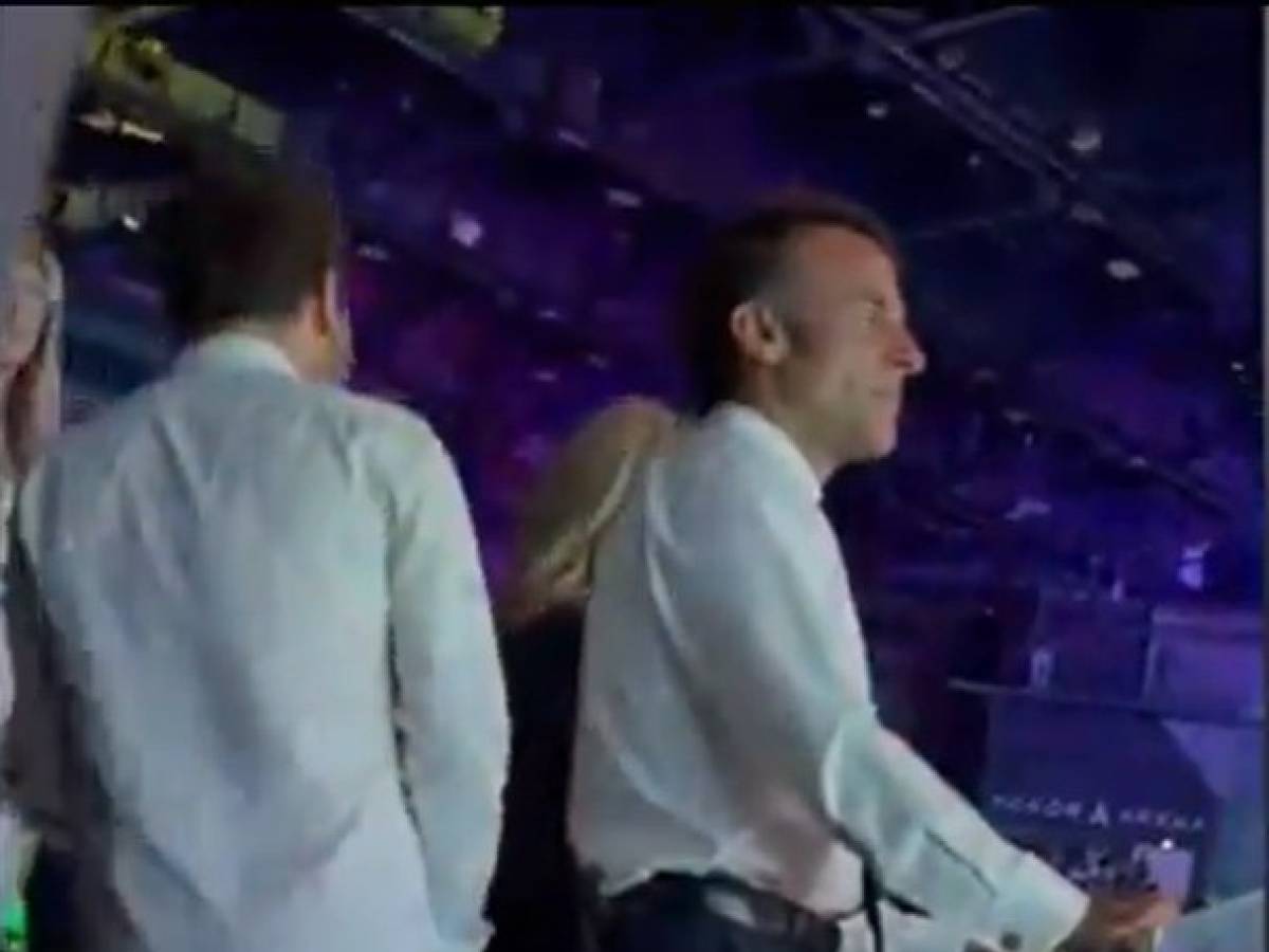 Al concerto di Elton John dopo i fatti di Nanterre: è bufera su Macron ...