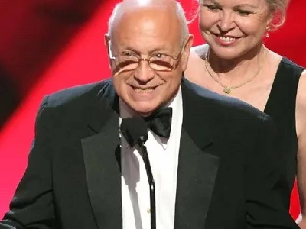 Addio a David Jacobs, creatore e sceneggiatore della serie cult Dallas ...