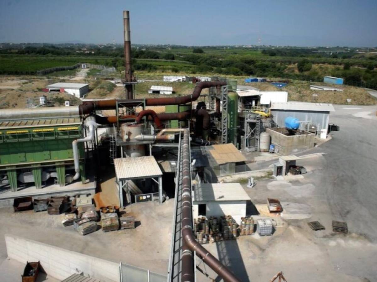 Esplosione a Chieti, tre morti in una fabbrica di polvere da sparo. Nel ...