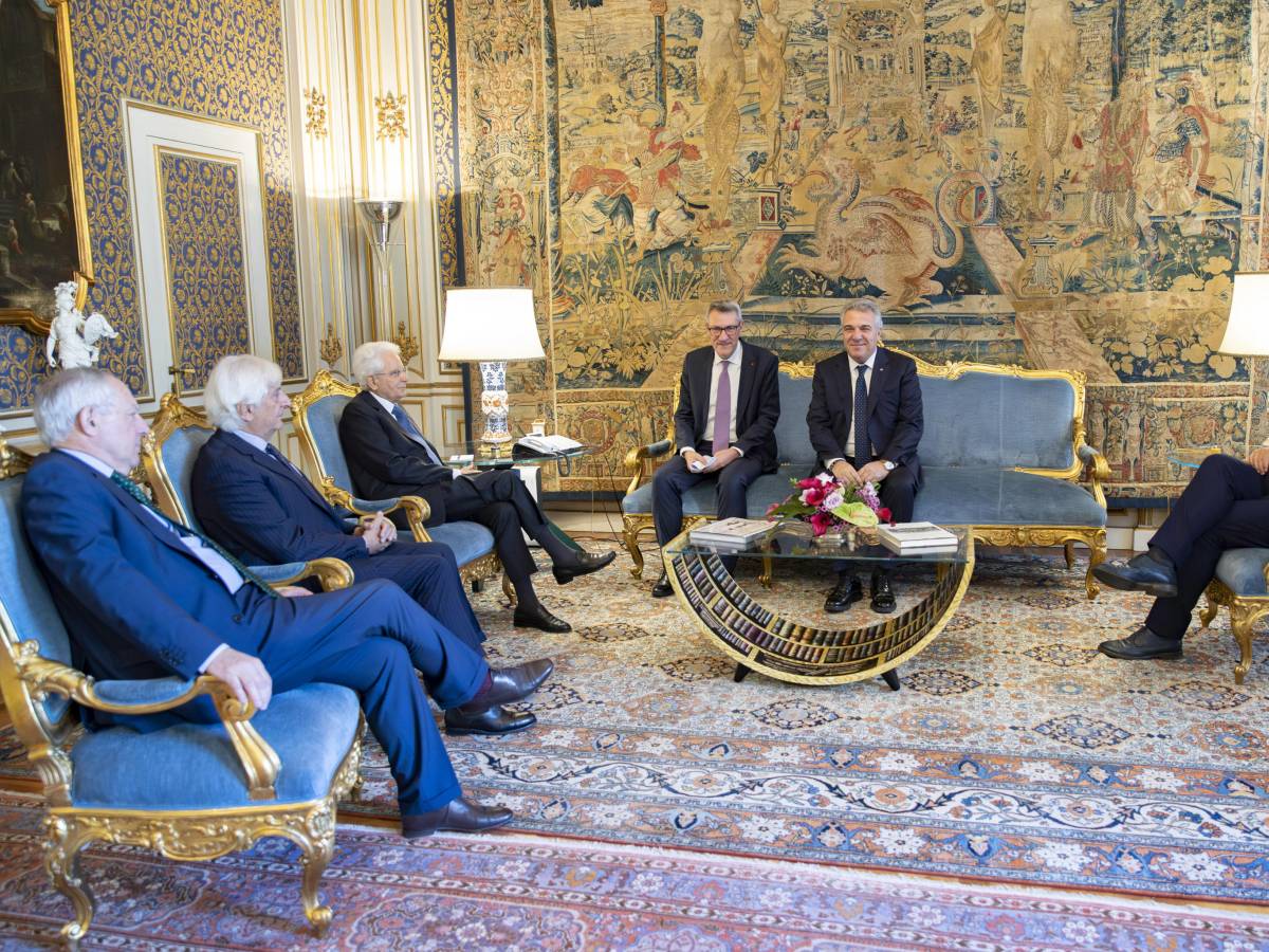 I giornali di casa Agnelli tirano la giacca a Mattarella. Lo "stupore ...