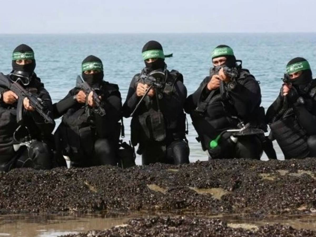 Israele, spuntano gli "uomini rana" di Hamas: blitz nelle spiagge, 4 ...