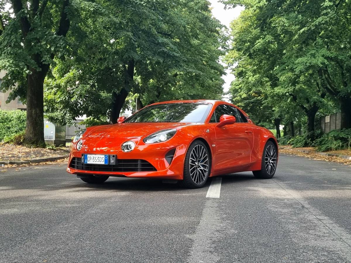 Alpine A110 GT: caratteristiche, prova su strada, prezzo e impressioni ...