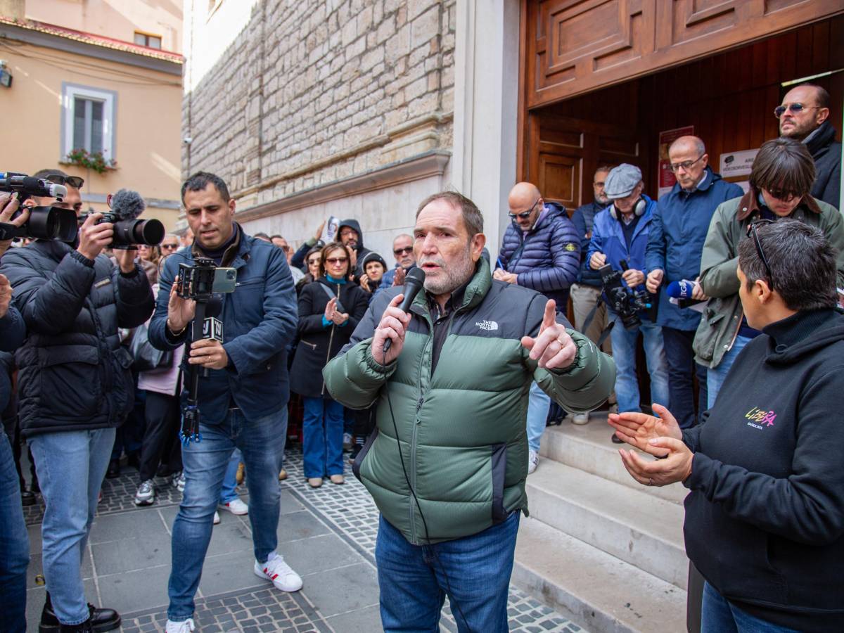 Messa Nella Chiesa In Cui Fu Trovata Morta Elisa Claps Fedeli Contro