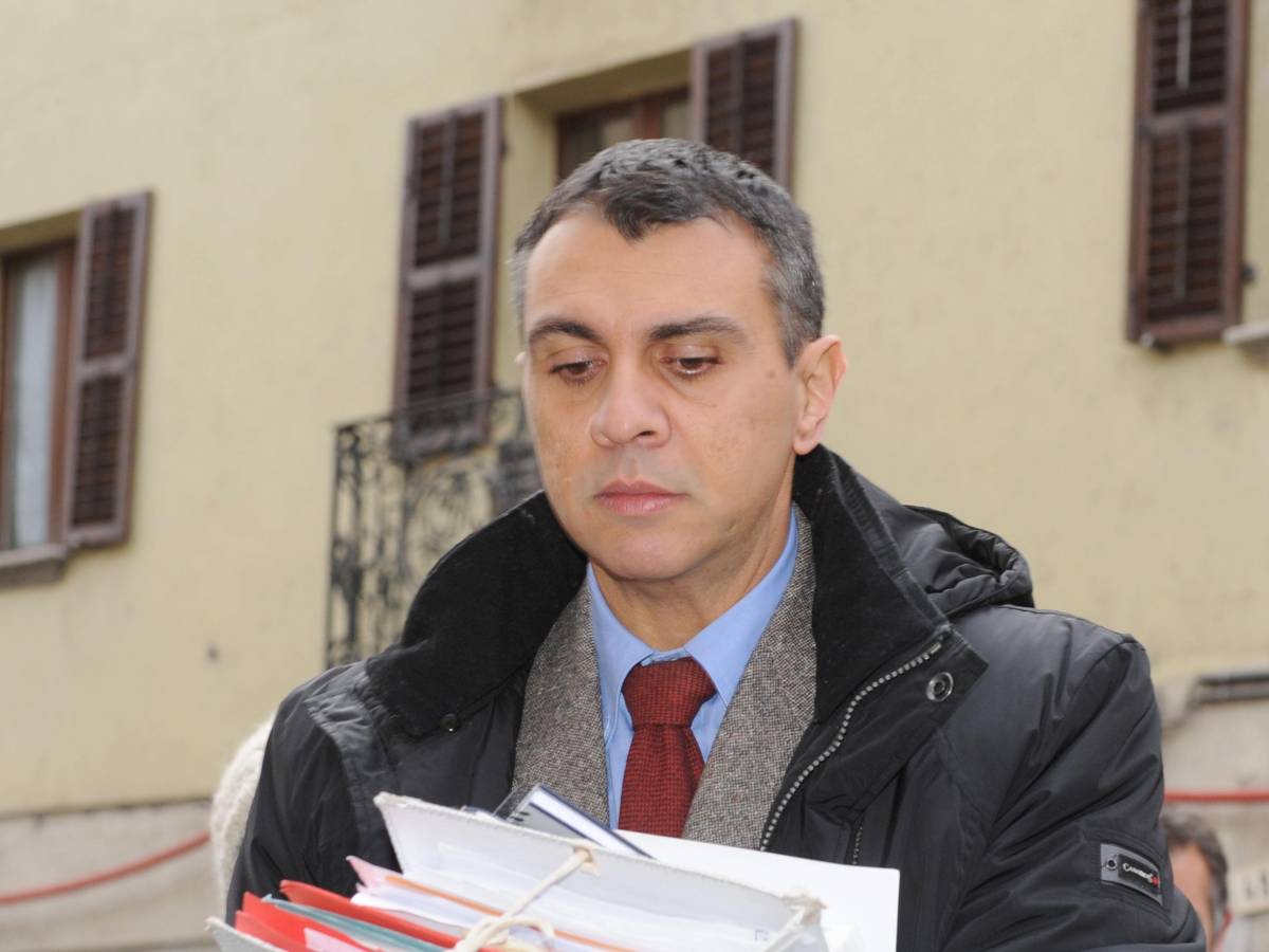 Il Csm punisce il pm Colace. Intercettò un parlamentare - il Giornale