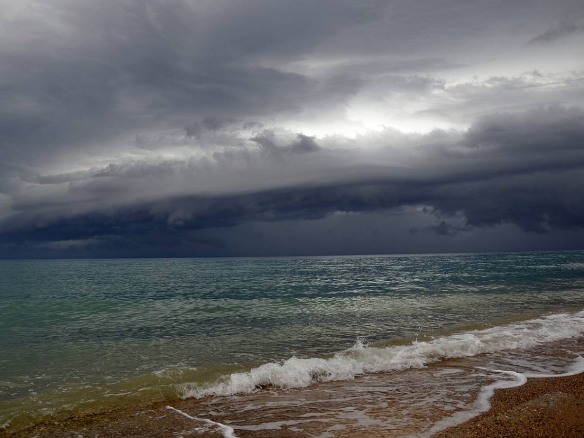 Occhio al meteo: arriva il ciclone della Colomba. Cosa può accadere ...