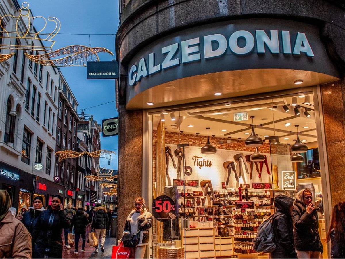 Dopo quasi 40 anni Calzedonia cambia nome, come sarà e chi l'ha scelto ...